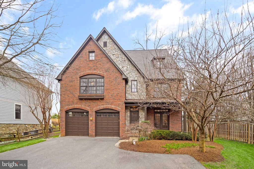 1516 Pathfinder Ln, Mc Lean, VA 22101 - See Est. Value, Schools & More