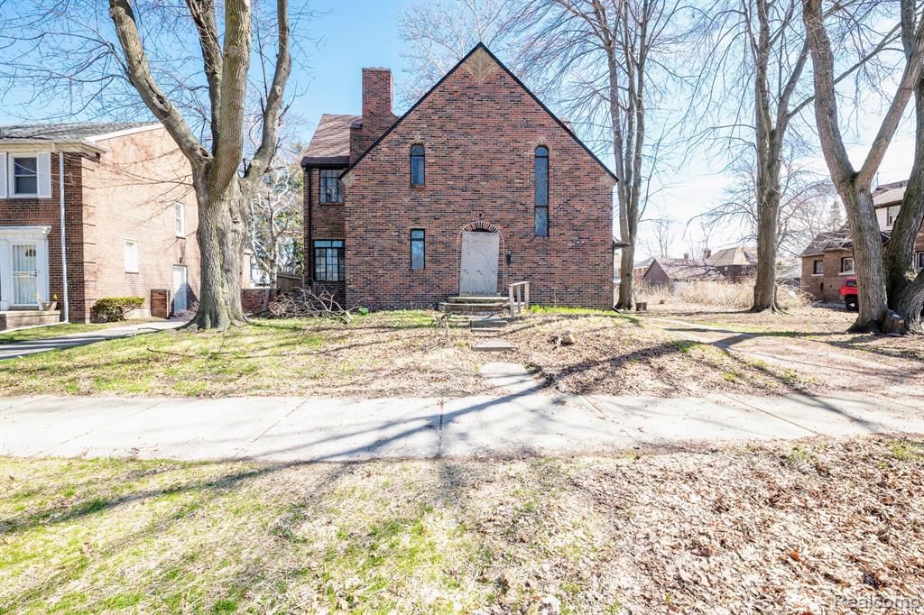 242 Riverside Dr, Detroit, MI 48215 - See Est. Value, Schools & More