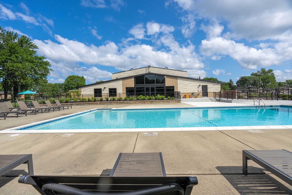 1911 Golfview Dr #43204, Troy, MI 48084 - See Est. Value, Schools & More