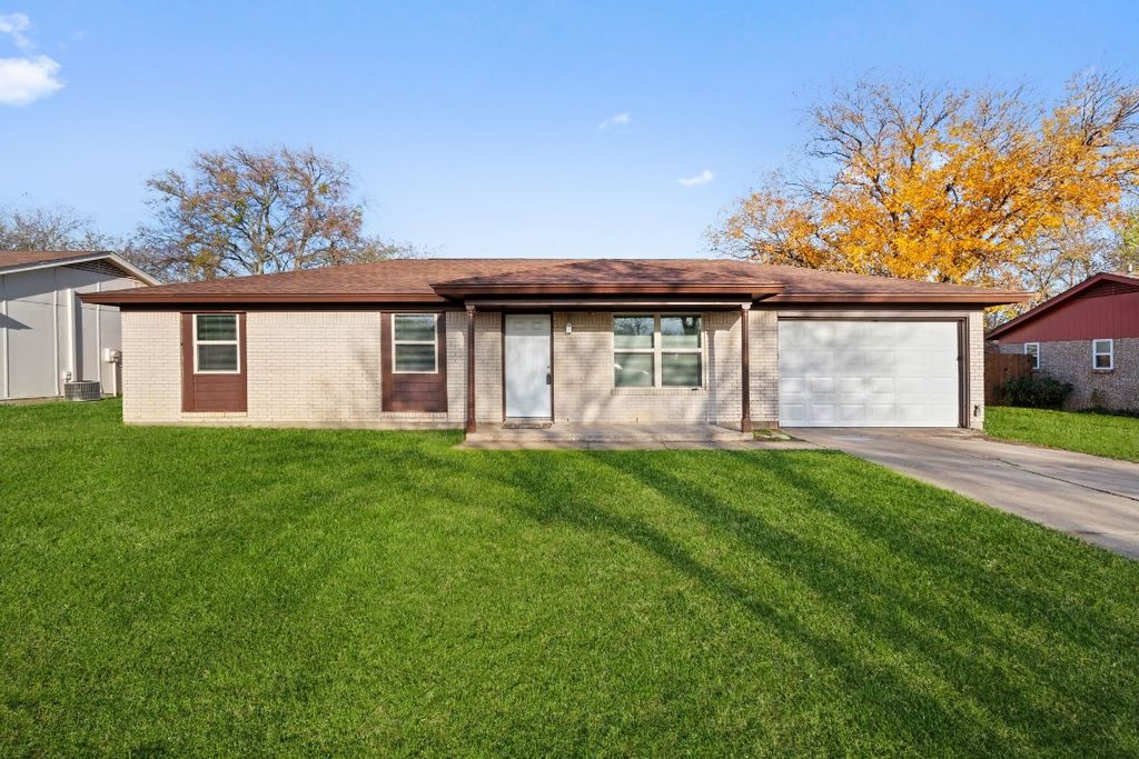 624 Windsor Dr, Everman, TX 76140 - See Est. Value, Schools & More