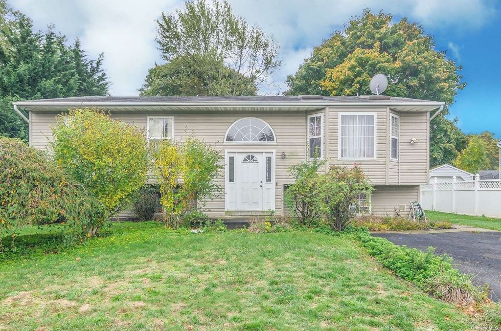 12 Lee Avenue, Bay Shore, NY 11706 | Trulia