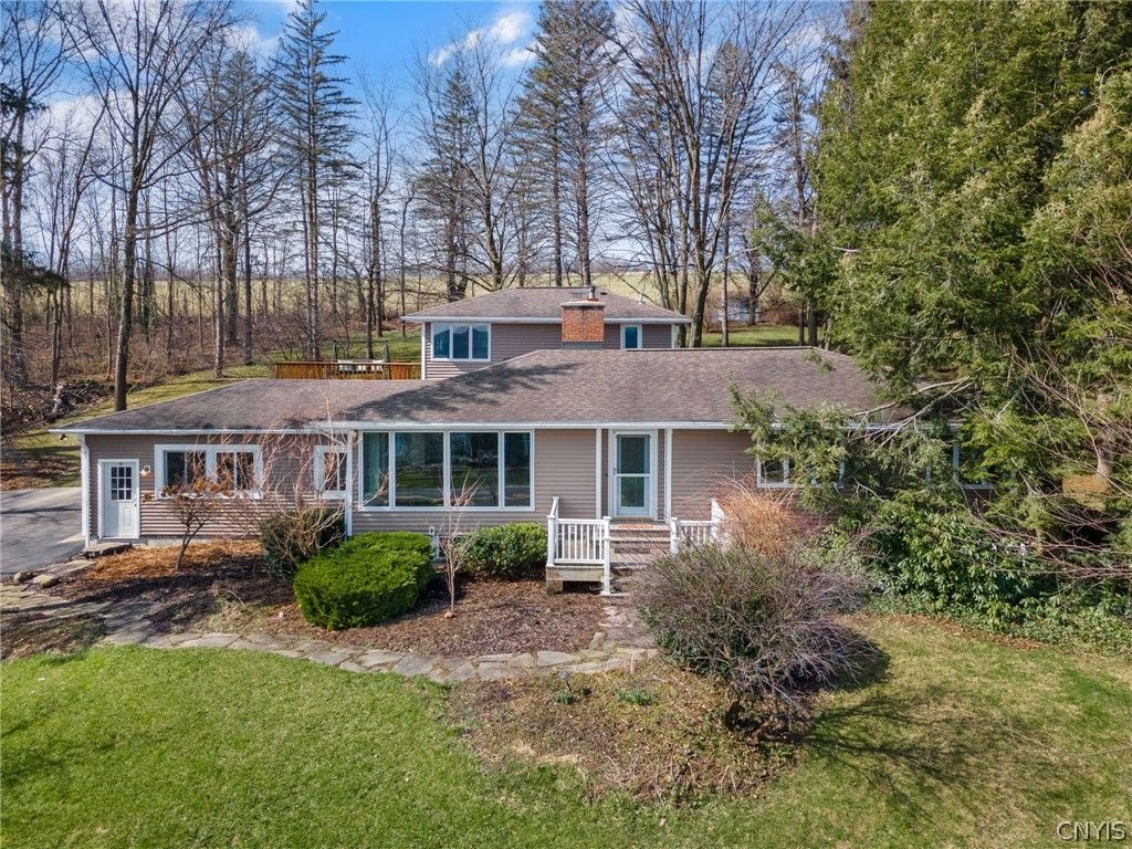 2111 W Lake Rd, Skaneateles, NY 13152 - See Est. Value, Schools & More