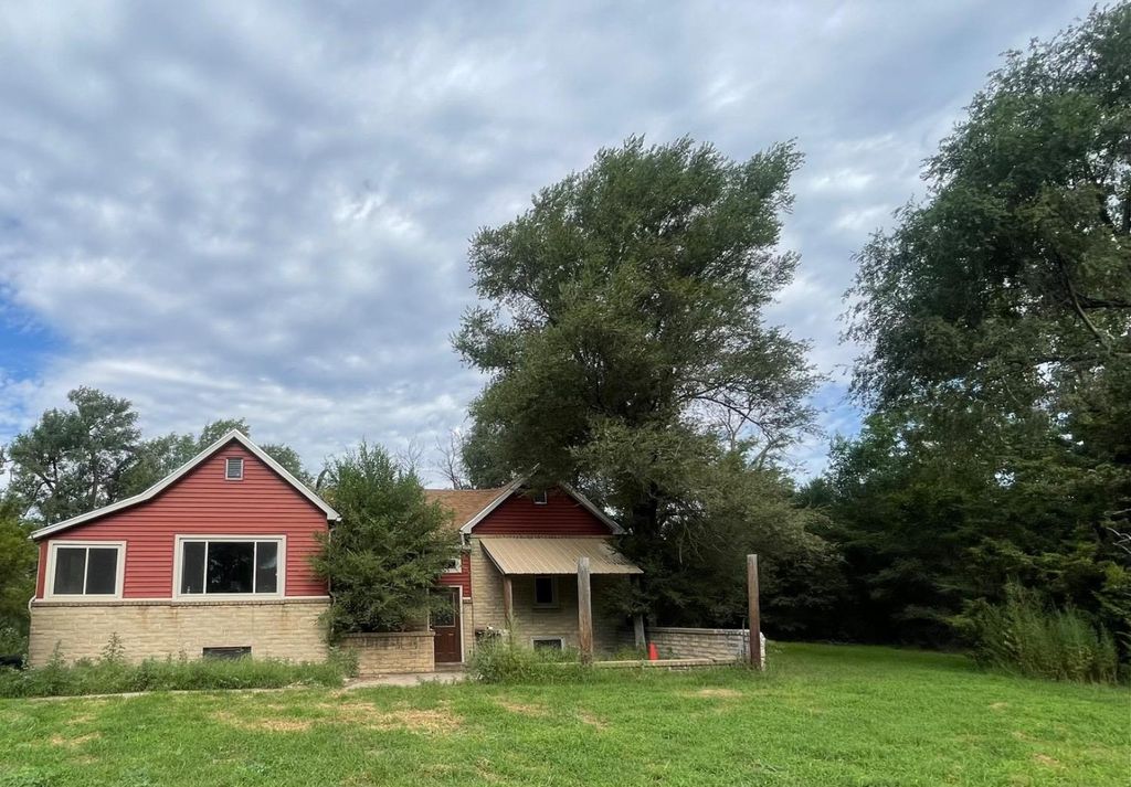 1565 NE 10th Ave, Saint John, KS 67576 - See Est. Value, Schools & More