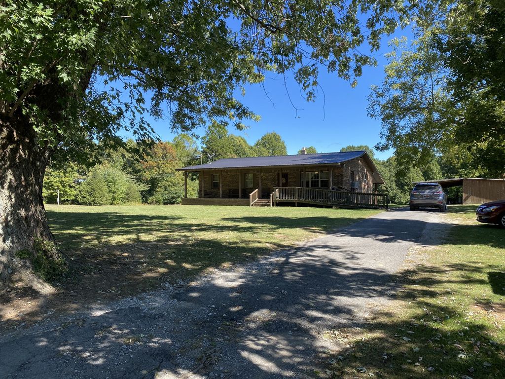 742 S 40th Ave, Gruetli Laager, TN 37339 - See Est. Value, Schools & More