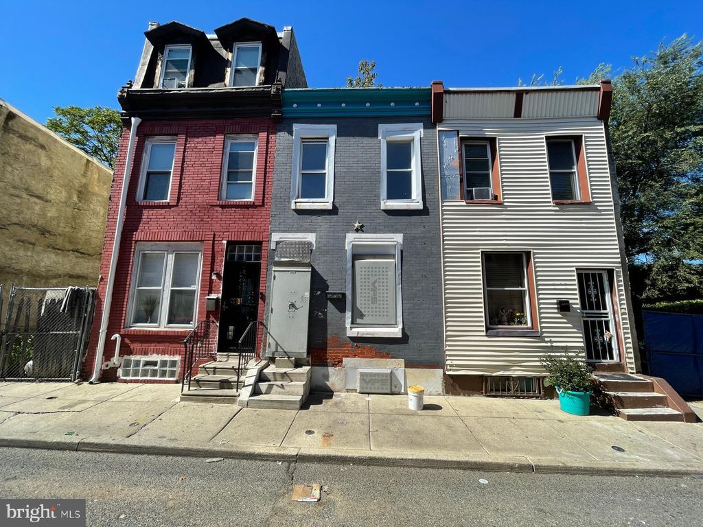 2740 N Darien St, Philadelphia, PA 19133 - See Est. Value, Schools & More