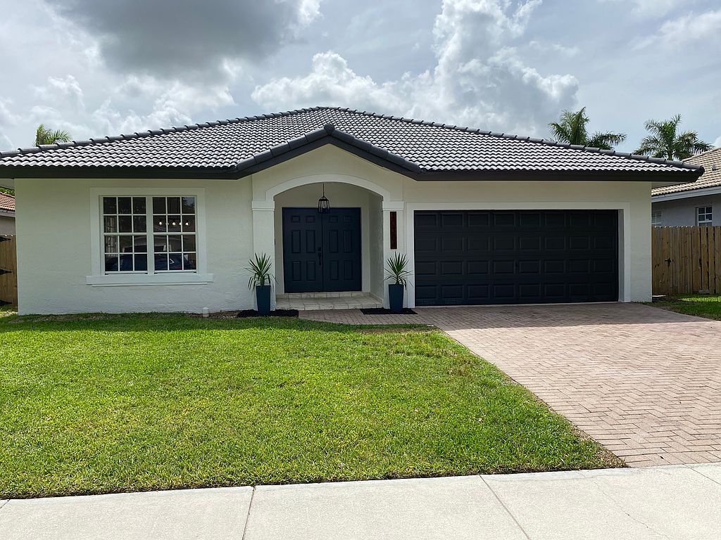 10304 SW 161st Pl, Miami, FL 33196 - See Est. Value, Schools & More