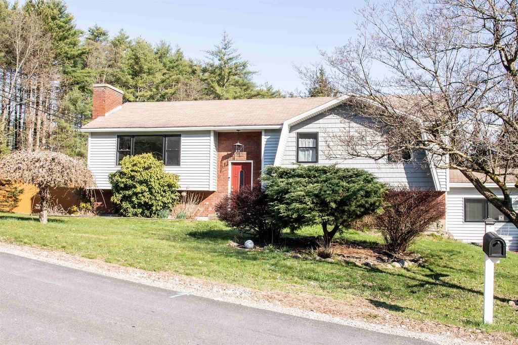 17 Scott Avenue, Hooksett, NH 03106 - See Est. Value, Schools & More