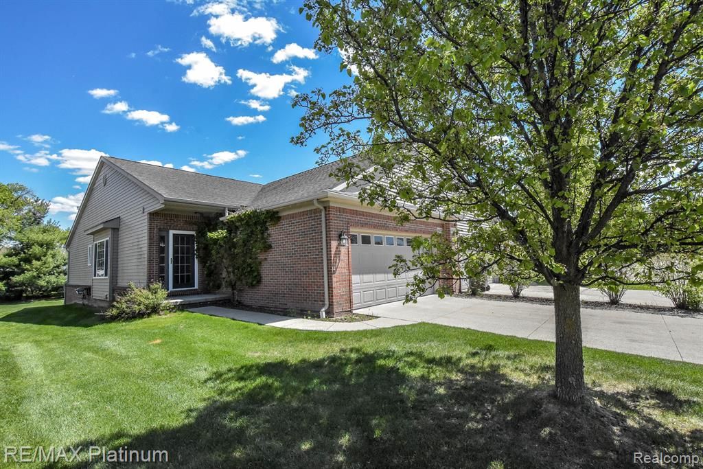 807 Chelsea Ridge Ct, Howell, MI 48843 - See Est. Value, Schools & More