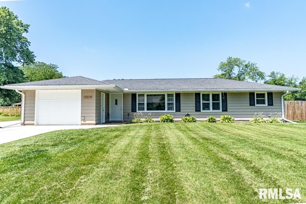 13233 Cedar St, Manito, IL 61546 - See Est. Value, Schools & More
