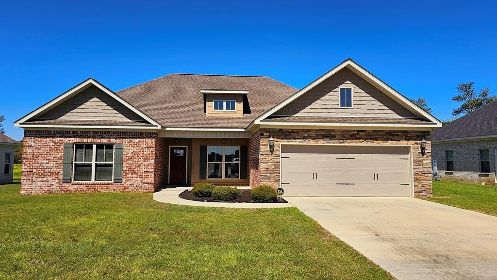 200 Cabrio Way, Headland, AL 36345 - See Est. Value, Schools & More