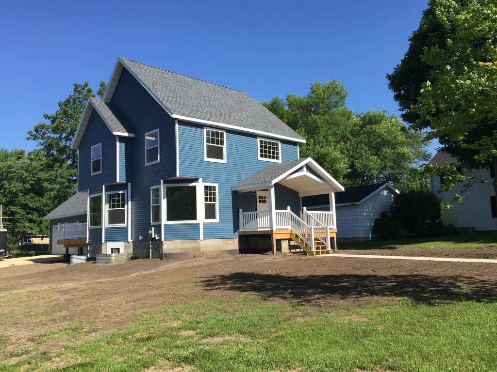 520 N Section Ave, Spring Valley, MN 55975 - See Est. Value, Schools & More