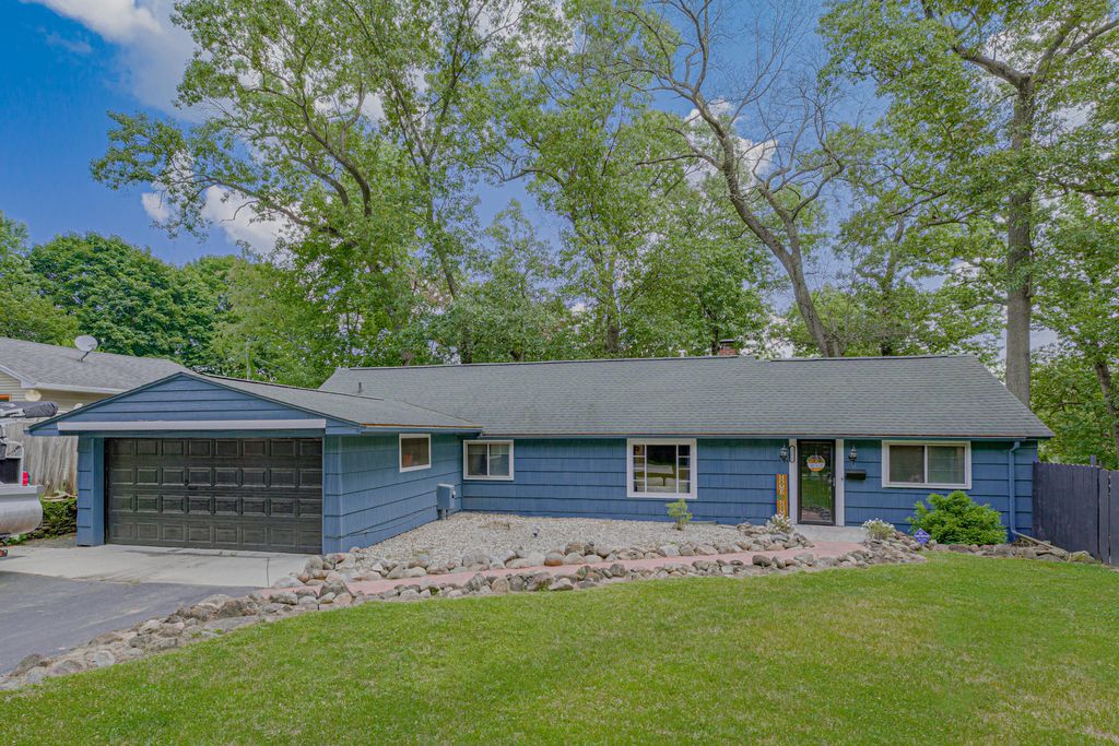 2571 Parkside Dr, Jackson, MI 49203 | Trulia