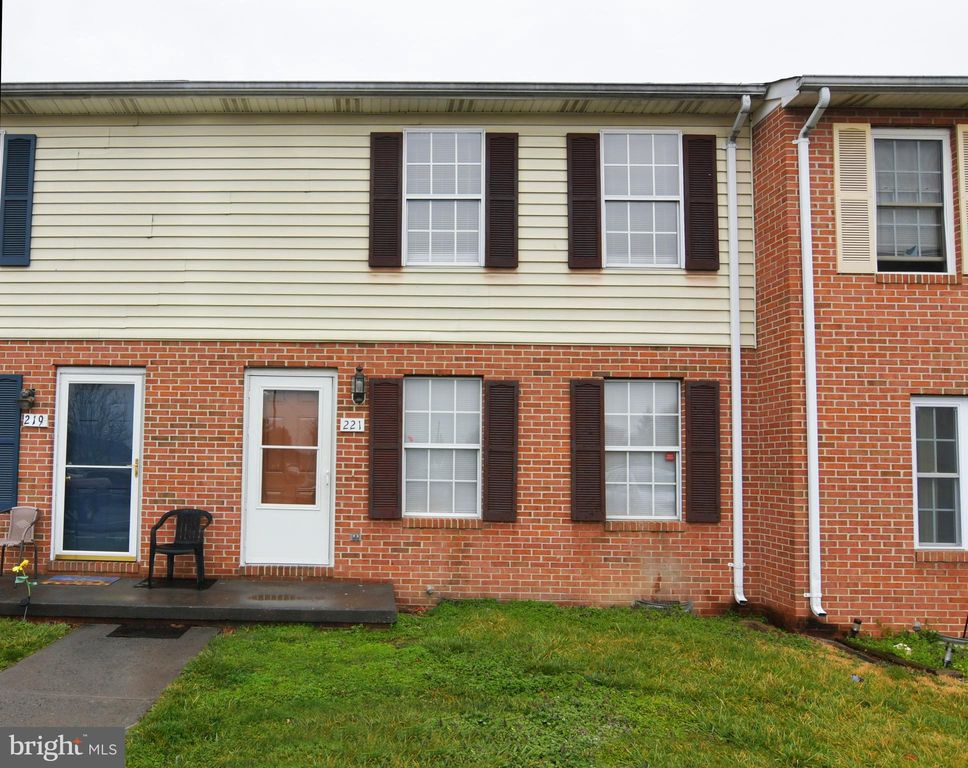 221 Nottoway Dr, Stephens City, VA 22655 - See Est. Value, Schools & More