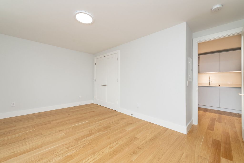 162 Summer St #12, Somerville, MA 02143 - See Est. Value, Schools & More