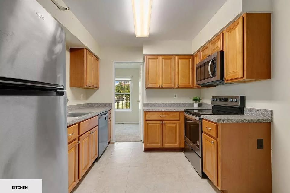 72 N Whitney St, Amherst, MA 01002 - See Est. Value, Schools & More