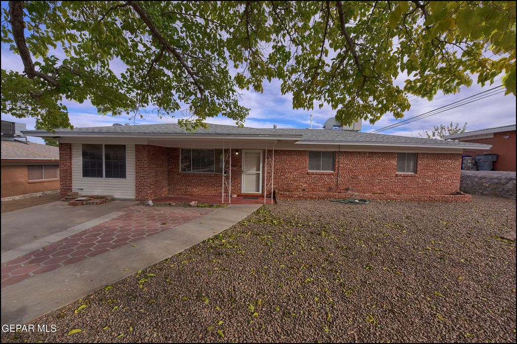8704 Jade Ln, El Paso, TX 79904 - See Est. Value, Schools & More