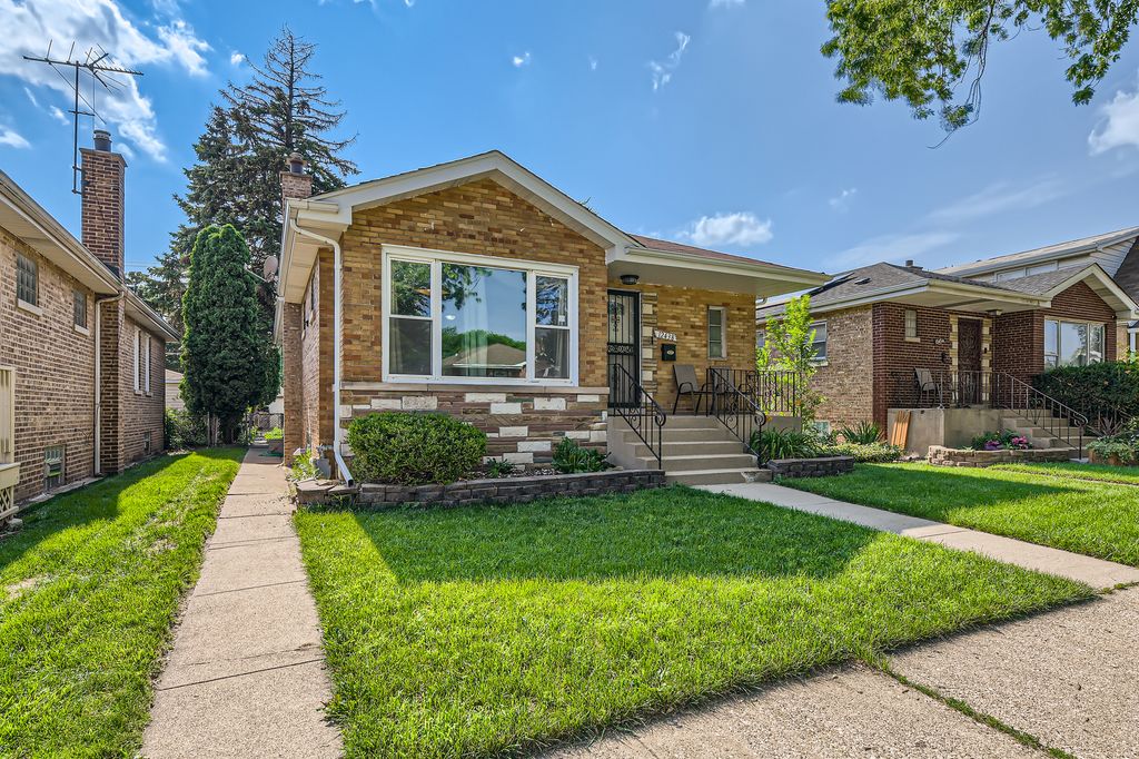 12438 S Yale Ave, Chicago, IL 60628 - See Est. Value, Schools & More