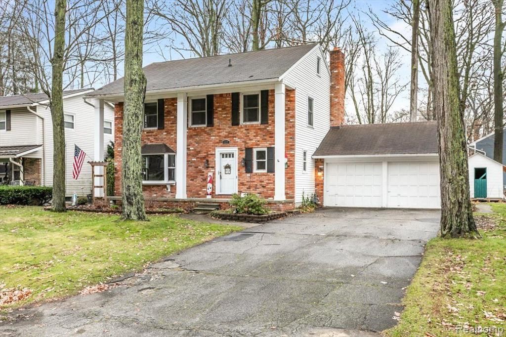 4329 Old Forge Dr, Fort Gratiot, MI 48059 - See Est. Value, Schools & More