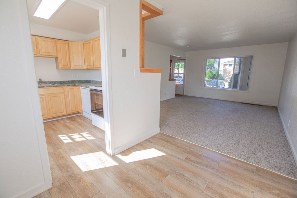 33 Wentworth Ct E #EW-63, Minneapolis, MN 55419 - See Est. Value ...