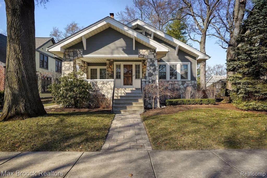 13 Devonshire Rd, Pleasant Ridge, MI 48069 | Trulia
