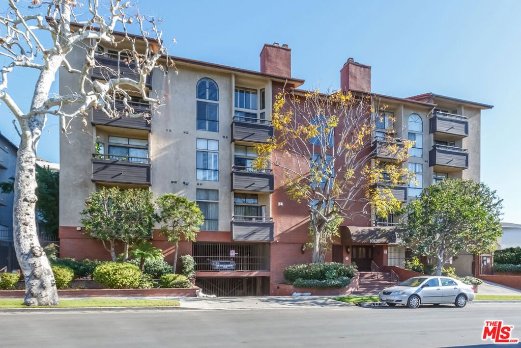 10820 Holman Ave #Penthouse 301, Los Angeles, CA 90024 - See Est. Value ...