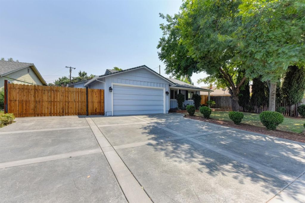 10608 Pedro Way, Rancho Cordova, CA 95670 - See Est. Value, Schools & More