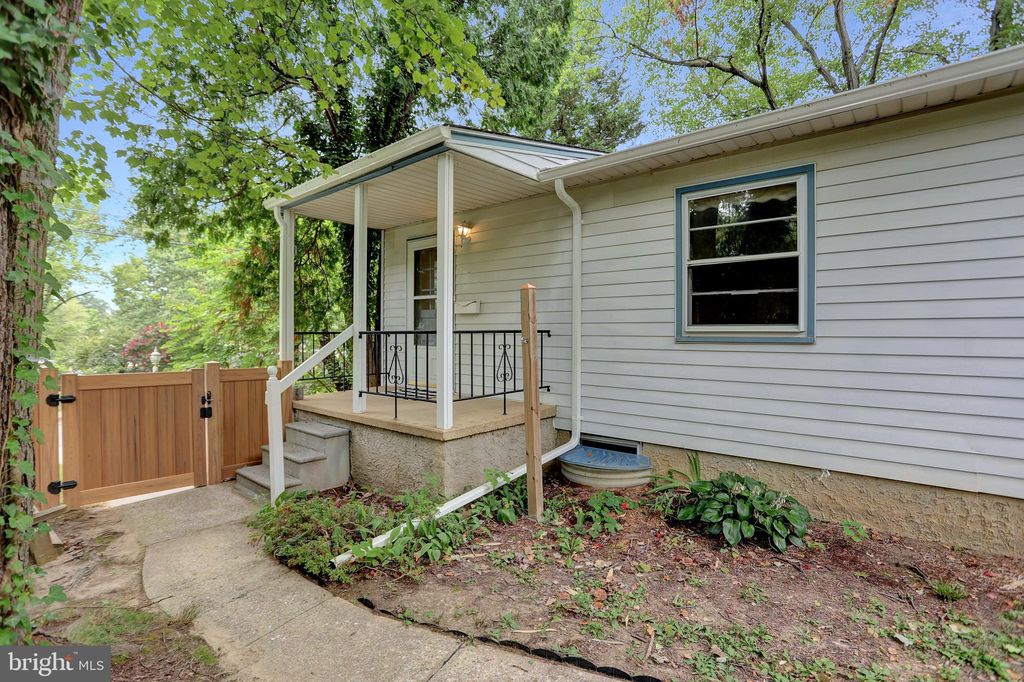 719 Linda Dr, Baltimore, MD 21228 - See Est. Value, Schools & More