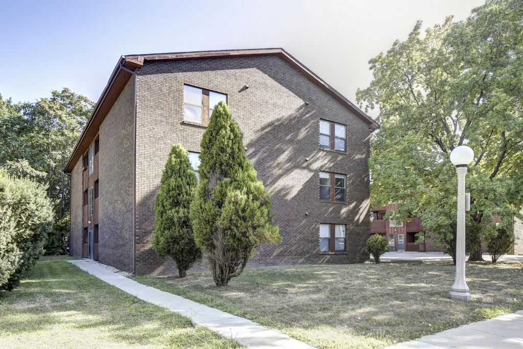 704 W Elm St #ST10-A, Urbana, IL 61801 | Trulia