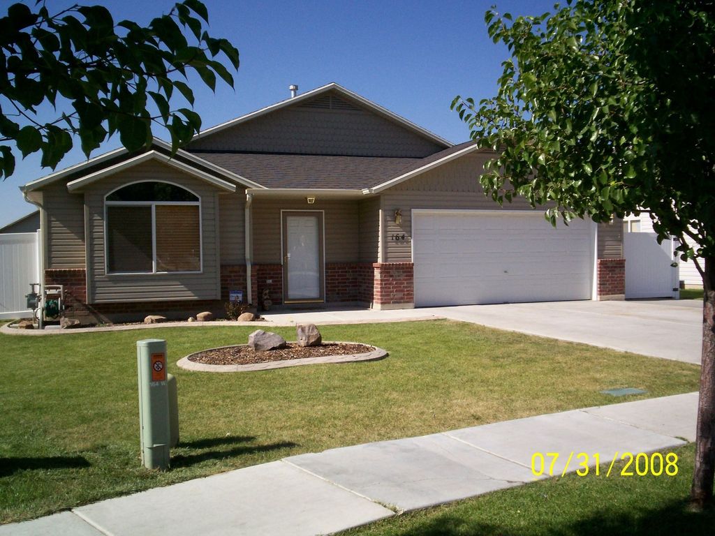 164 W 140 N, Ogden, UT 84404 - See Est. Value, Schools & More