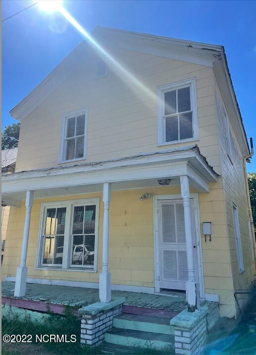 218 N Bonner Street, Washington, NC 27889 - See Est. Value, Schools & More