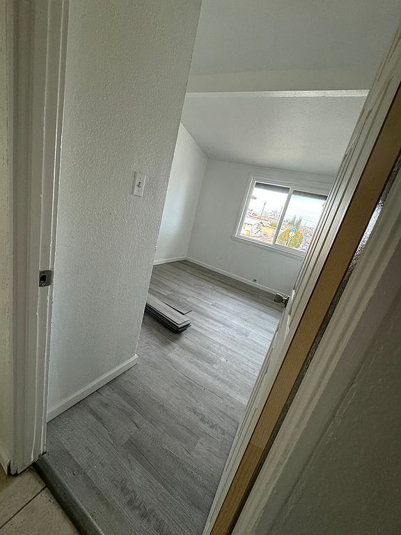 16569 Yucca Ave, Victorville, CA 92395 - See Est. Value, Schools & More