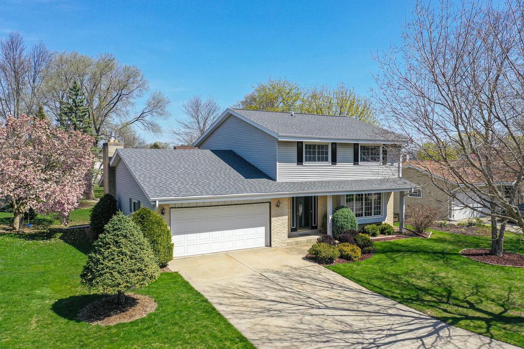 4482 Skylark LANE, Greendale, WI 53129 - See Est. Value, Schools & More