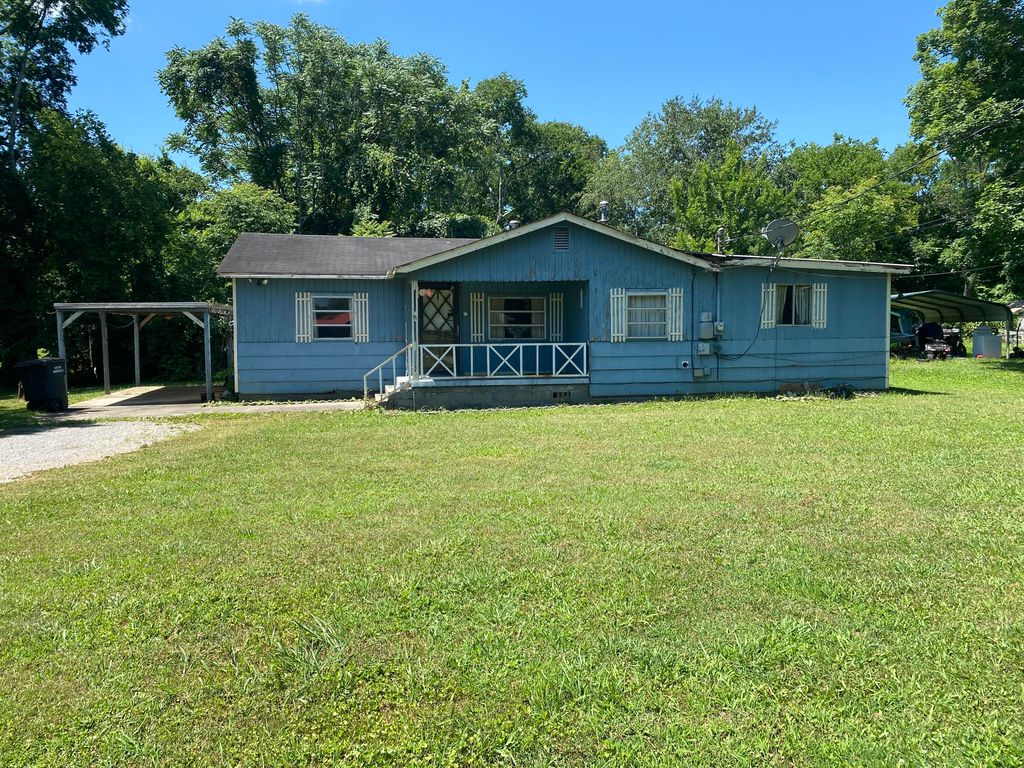 215 Burnett St, Graysville, TN 37338 - See Est. Value, Schools & More