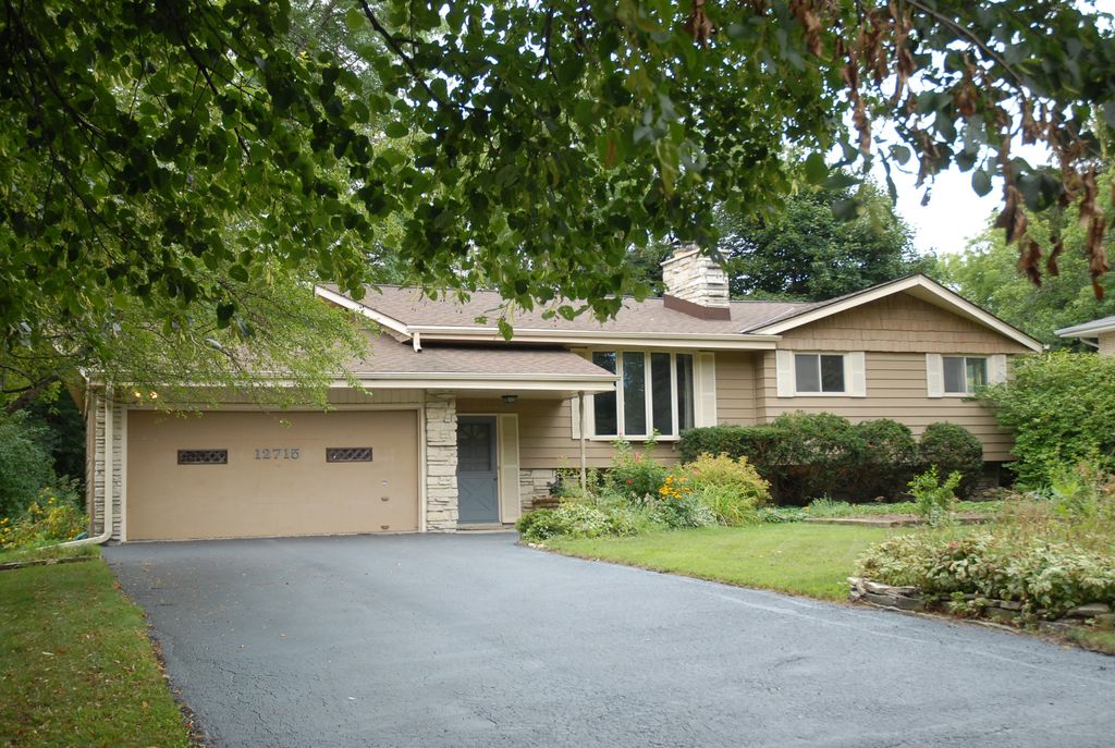 12715 Falcon Dr, Brookfield, WI 53005 - See Est. Value, Schools & More