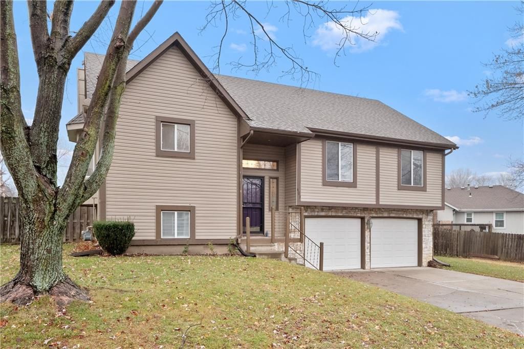 403 NE Station Dr, Lees Summit, MO 64086 - See Est. Value, Schools & More