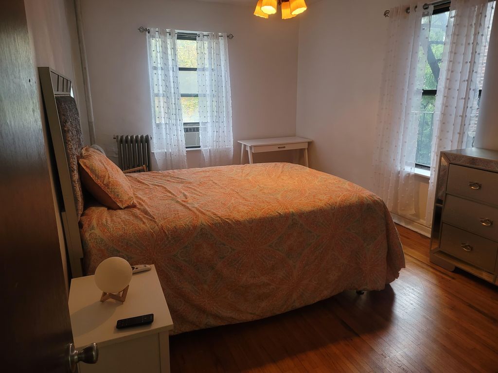 35 Hillside Ave, Little Neck, NY 11363 - See Est. Value, Schools & More