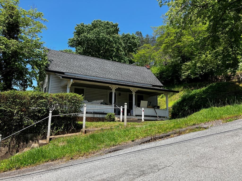 101 Hill St, Copperhill, TN 37317 - See Est. Value, Schools & More