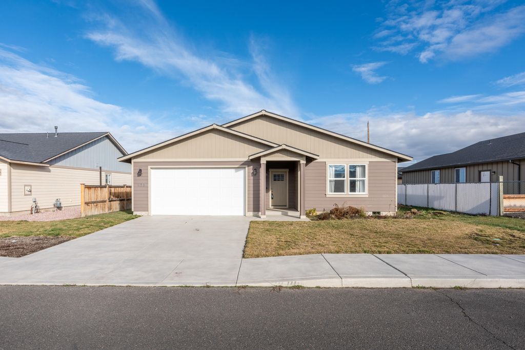 635 Freedom Ln, Metolius, OR 97741 - See Est. Value, Schools & More