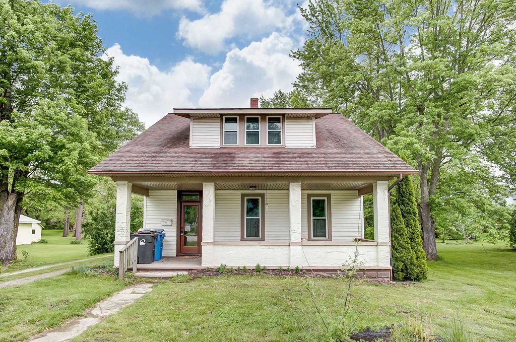 602 S State St, South Whitley, IN 46787 - See Est. Value, Schools & More