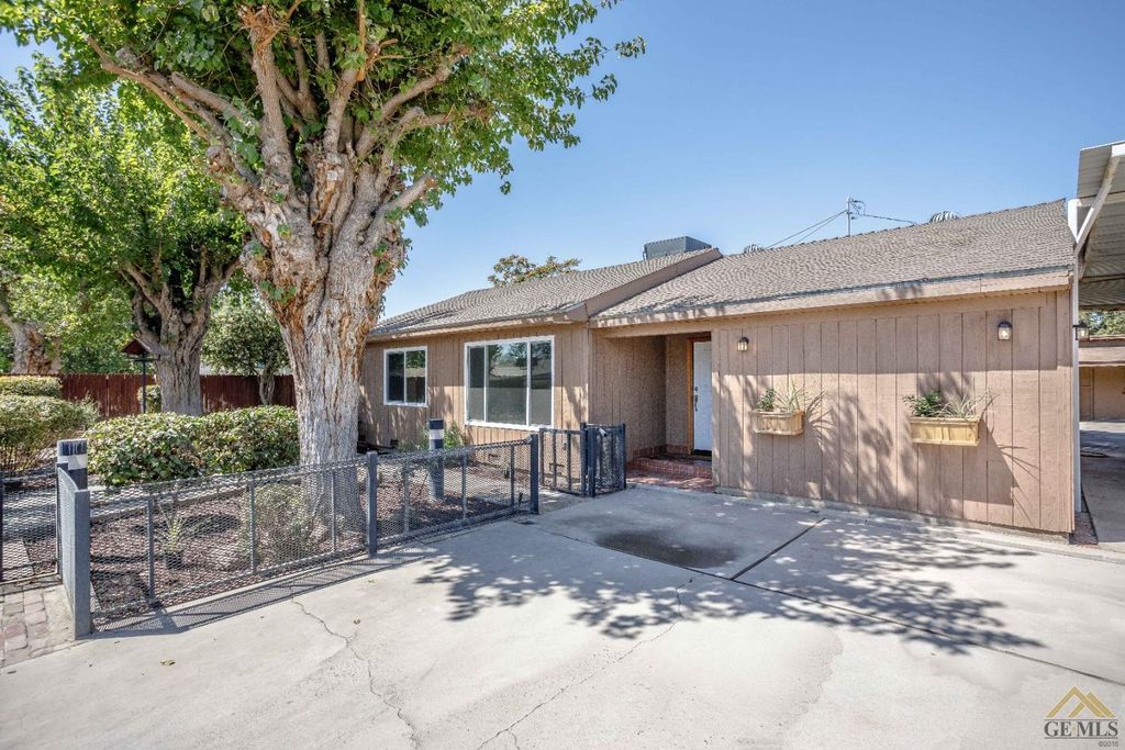 204 Bloomquist Dr, Bakersfield, CA 93309 - See Est. Value, Schools & More