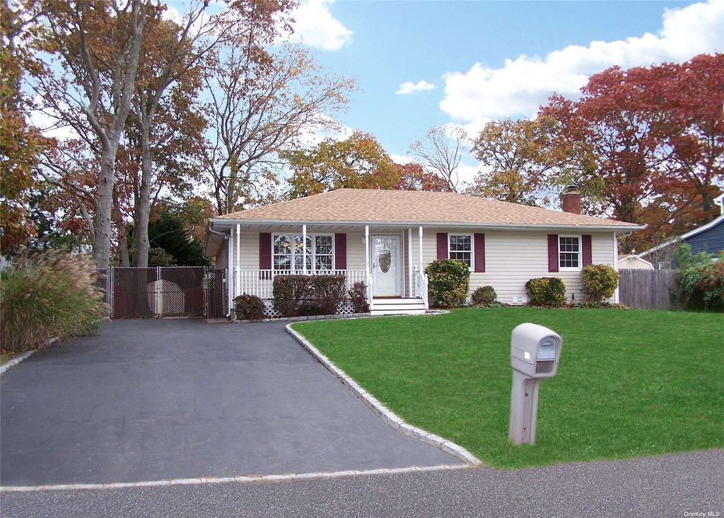 79 E Tipton Drive, Shirley, NY 11967 | Trulia