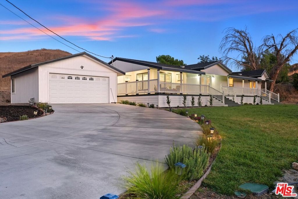 29626 Silver, Val Verde, CA 91384 | MLS# 25610083 | Trulia