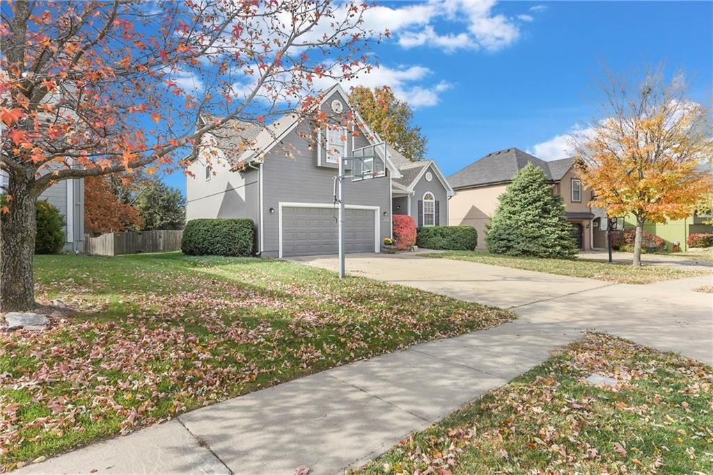 12552 S Clinton St, Olathe, KS 66061 - See Est. Value, Schools & More