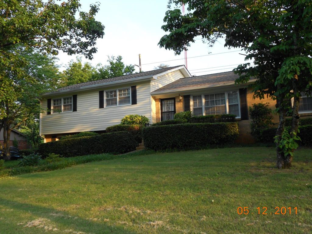 2320 Mountain Oaks Ln, Birmingham, AL 35226 - See Est. Value, Schools ...