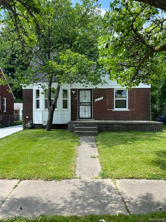 19715 Kelly Rd, Harper Woods, MI 48225 | MLS# 20240019533 | Trulia