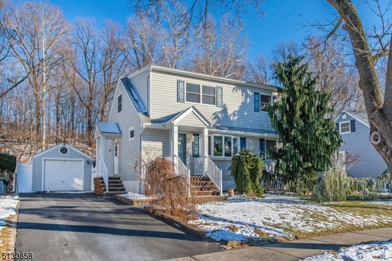 26 Vetrone Dr, Woodland Park, NJ 07424 - See Est. Value, Schools & More