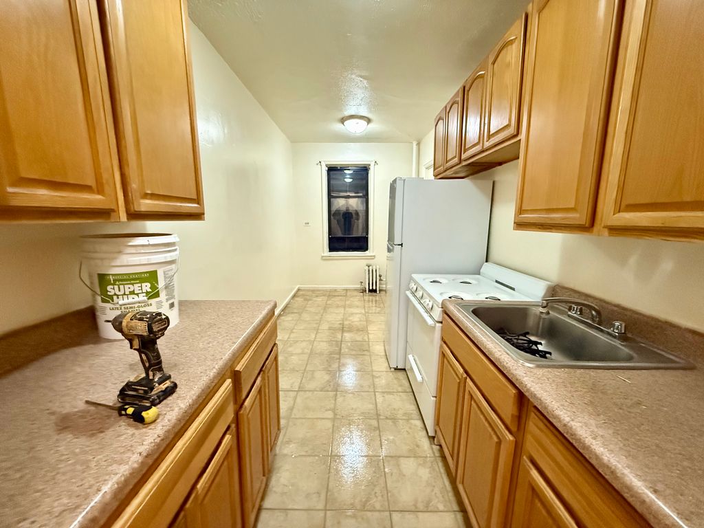 660 E 242nd St #2C, Bronx, NY 10470 - See Est. Value, Schools & More