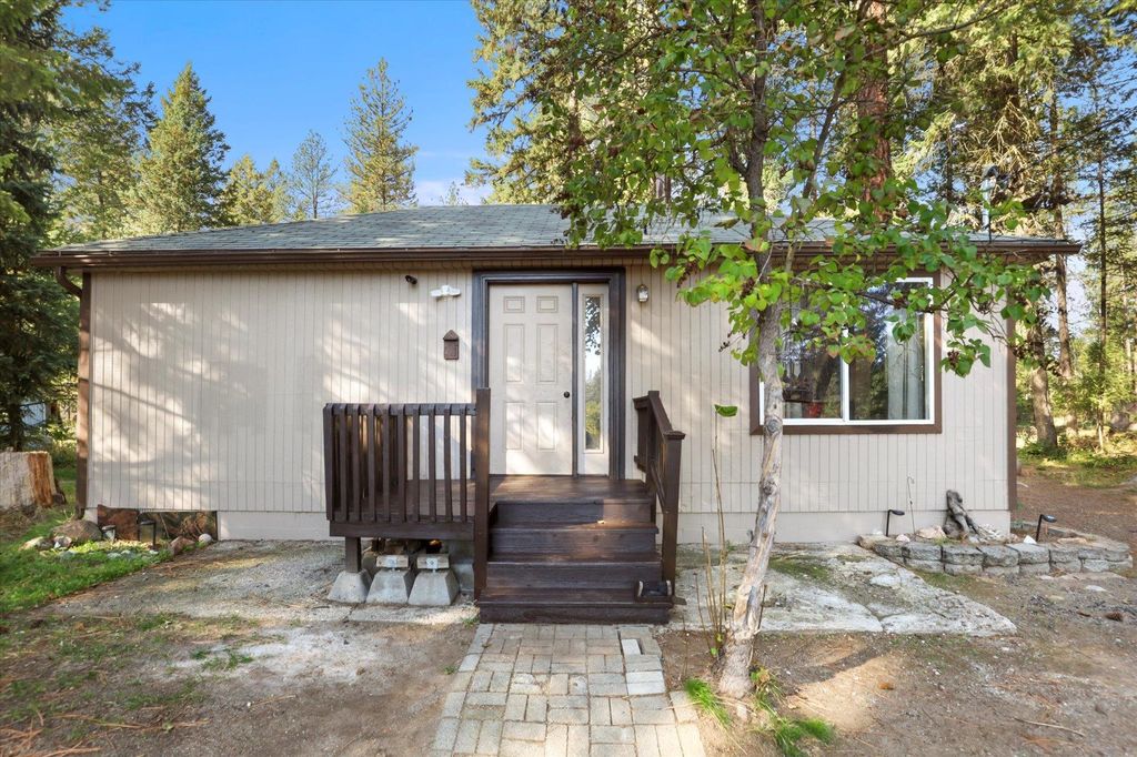 38021 N Lakeside Dr, Elk, WA 99009 - See Est. Value, Schools & More