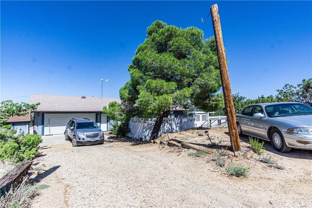 8787 Pine Tree Rd, Pinon Hills, CA 92372 - See Est. Value, Schools & More