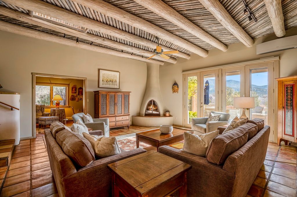 667 Gonzales Rd, Santa Fe, NM 87501 - See Est. Value, Schools & More